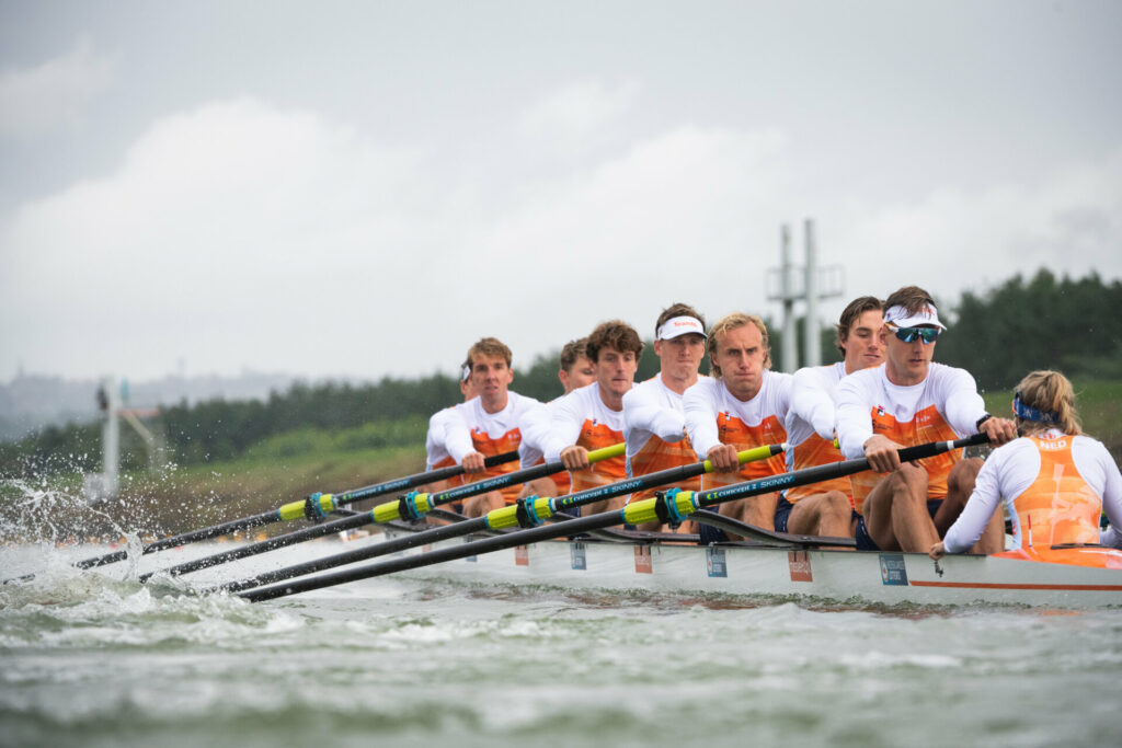 De start van de Mannen acht. © Merijn Soeters | Roeien.nl