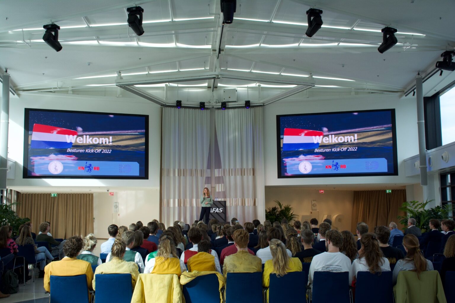 Het bestuur van de NSRF (Nederlandse Studenten Roeifederatie) | Roeien.nl