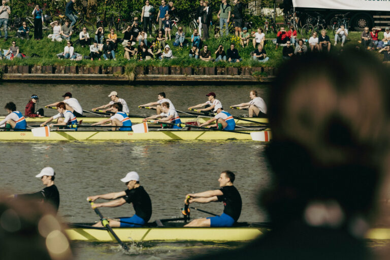 Varsity: uitslagen & foto’s | Roeien.nl