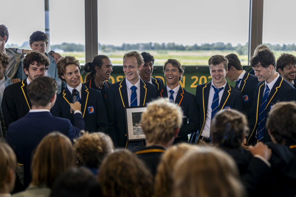 Deze ploegen winnen het KNRB Eerstejaars Klassement 2024 | Roeien.nl