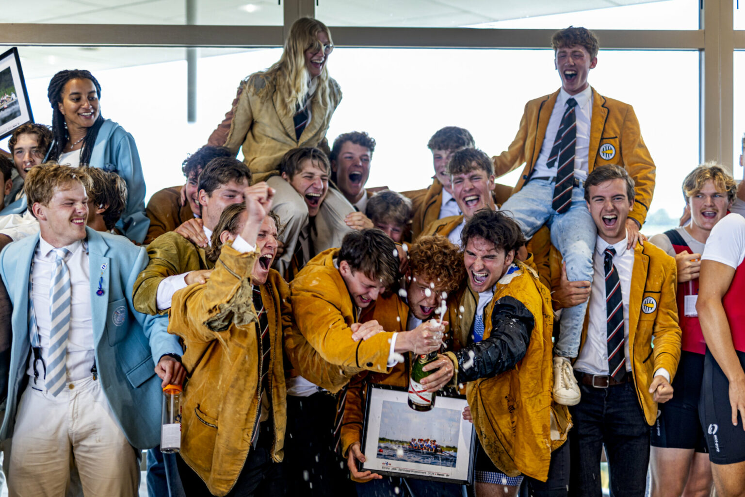 Deze ploegen winnen het KNRB Eerstejaars Klassement 2024 | Roeien.nl