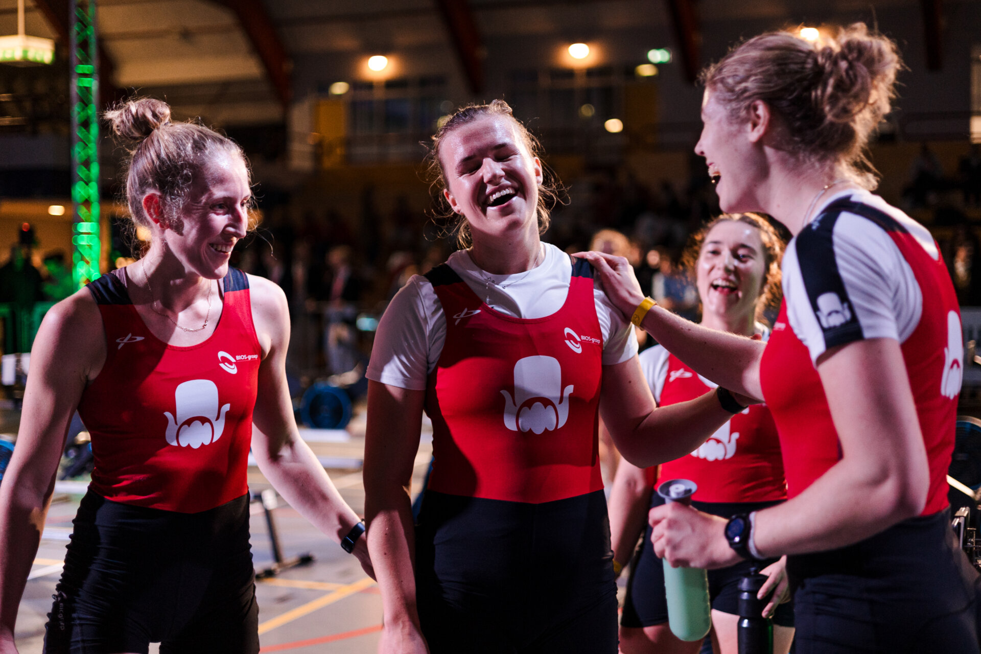 Laga en Elite roeiers triomferen op spannende NK Indoorroeien | Roeien.nl