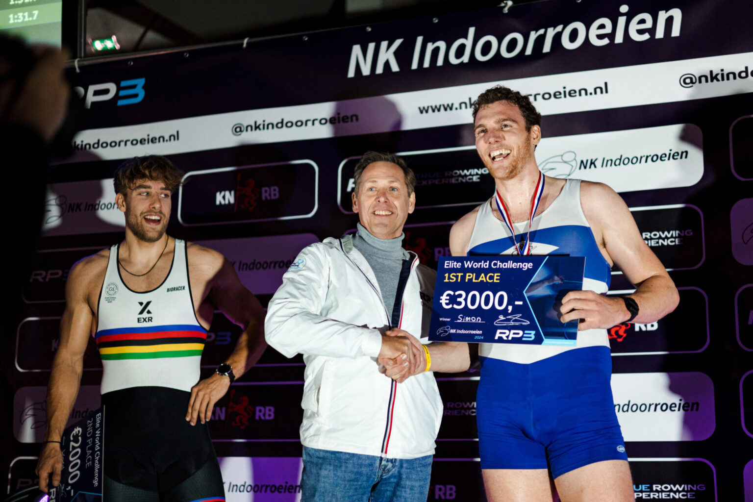 Laga en Elite roeiers triomferen op spannende NK Indoorroeien | Roeien.nl