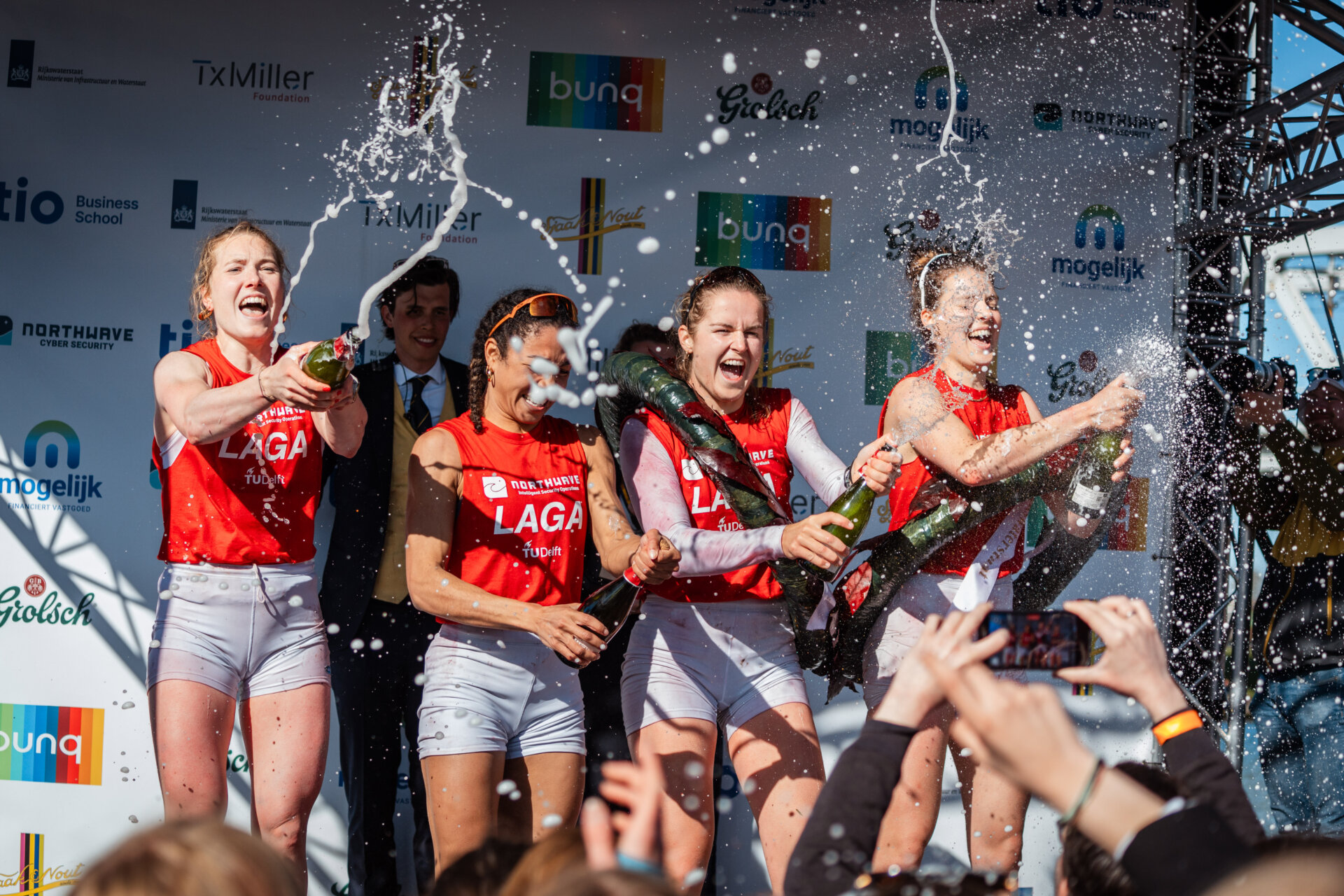 Skøll en Laga winnen de 141ste Varsity | Roeien.nl