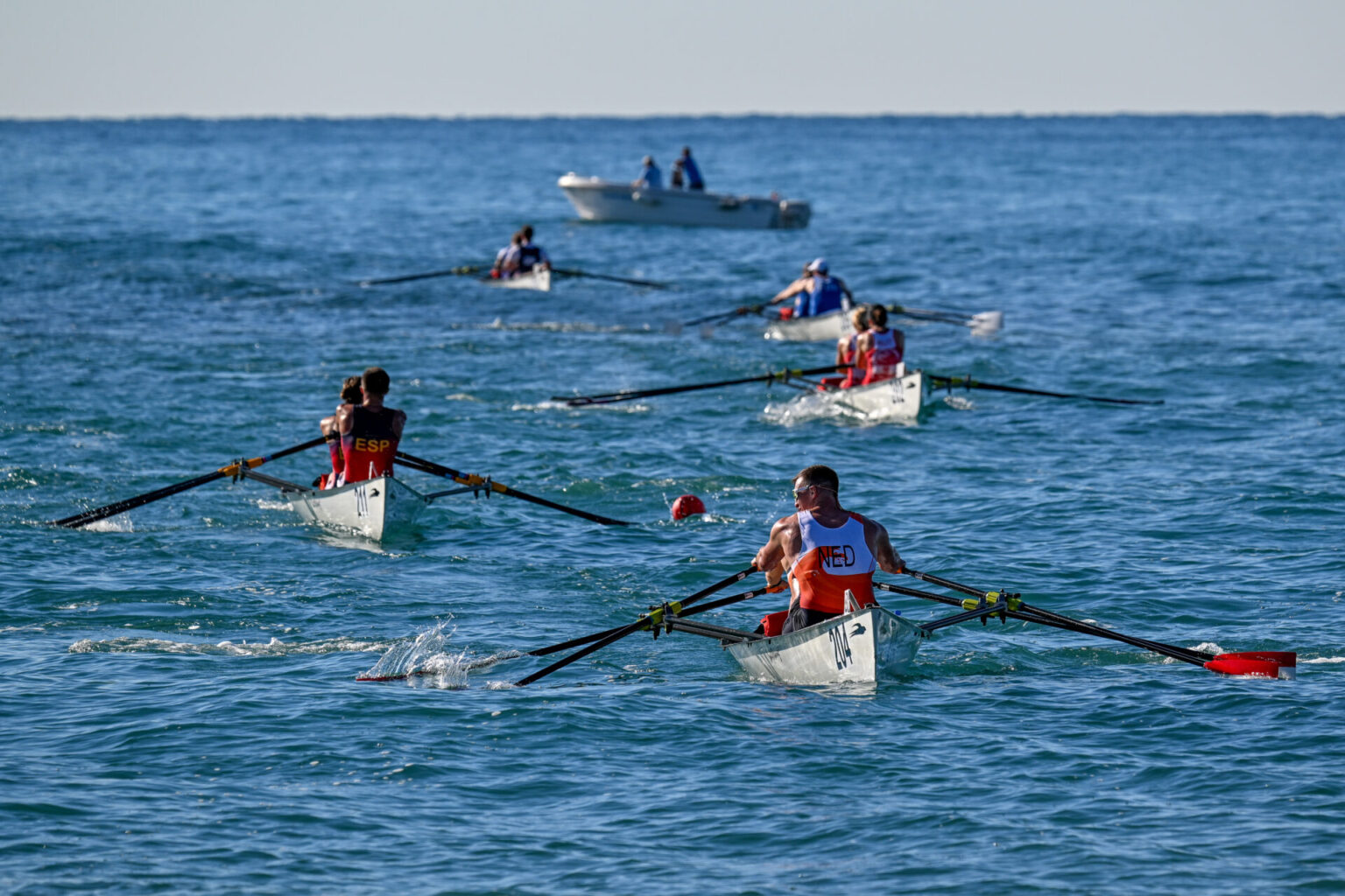 Zo volg je de World Rowing Beach Sprint Finals 2025 | Roeien.nl